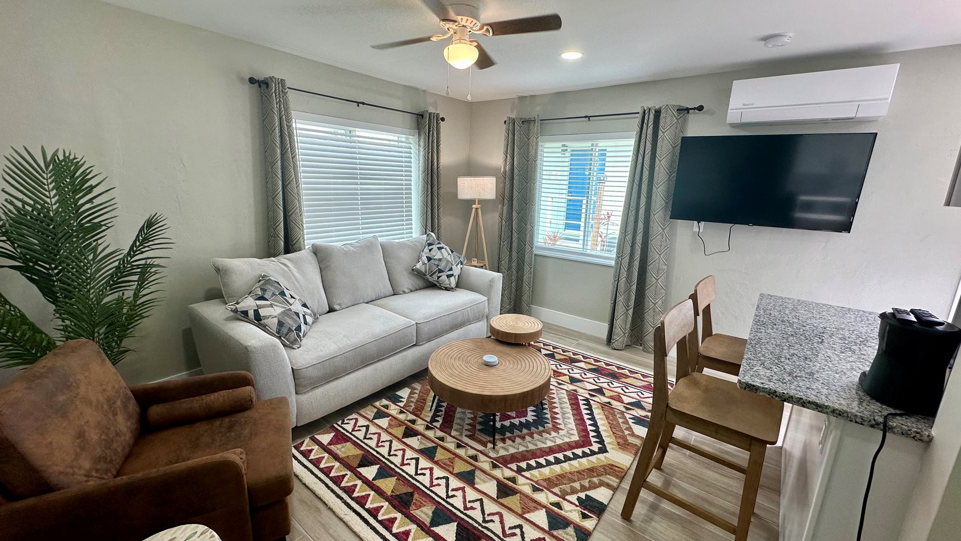 Patio, Bbq Grill And Chef's Kitchen - Charming Tropical Retreat - Fort Myers Beach, FL
